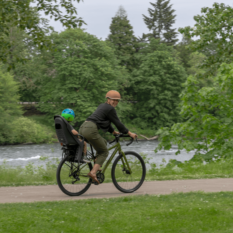 Guide to Choosing the Best Rear Child Bike Seat | Burley
